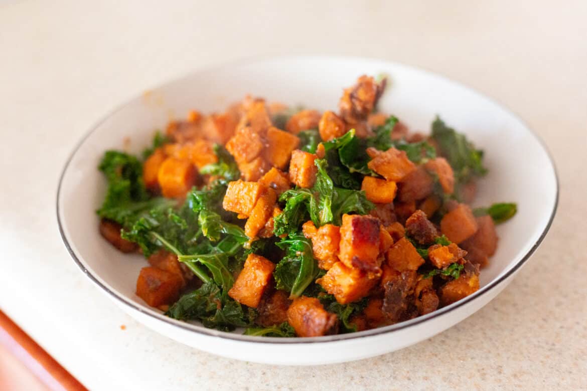 Healthy Sweet Potato Kale Hash Recipe with a Sunny-Side-Up Egg - Saving ...