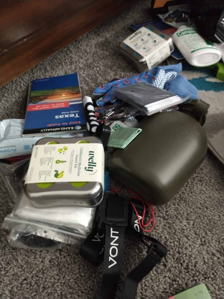 72-Hour Kits in Bug Out Bags for Kids and Families - Saving Talents