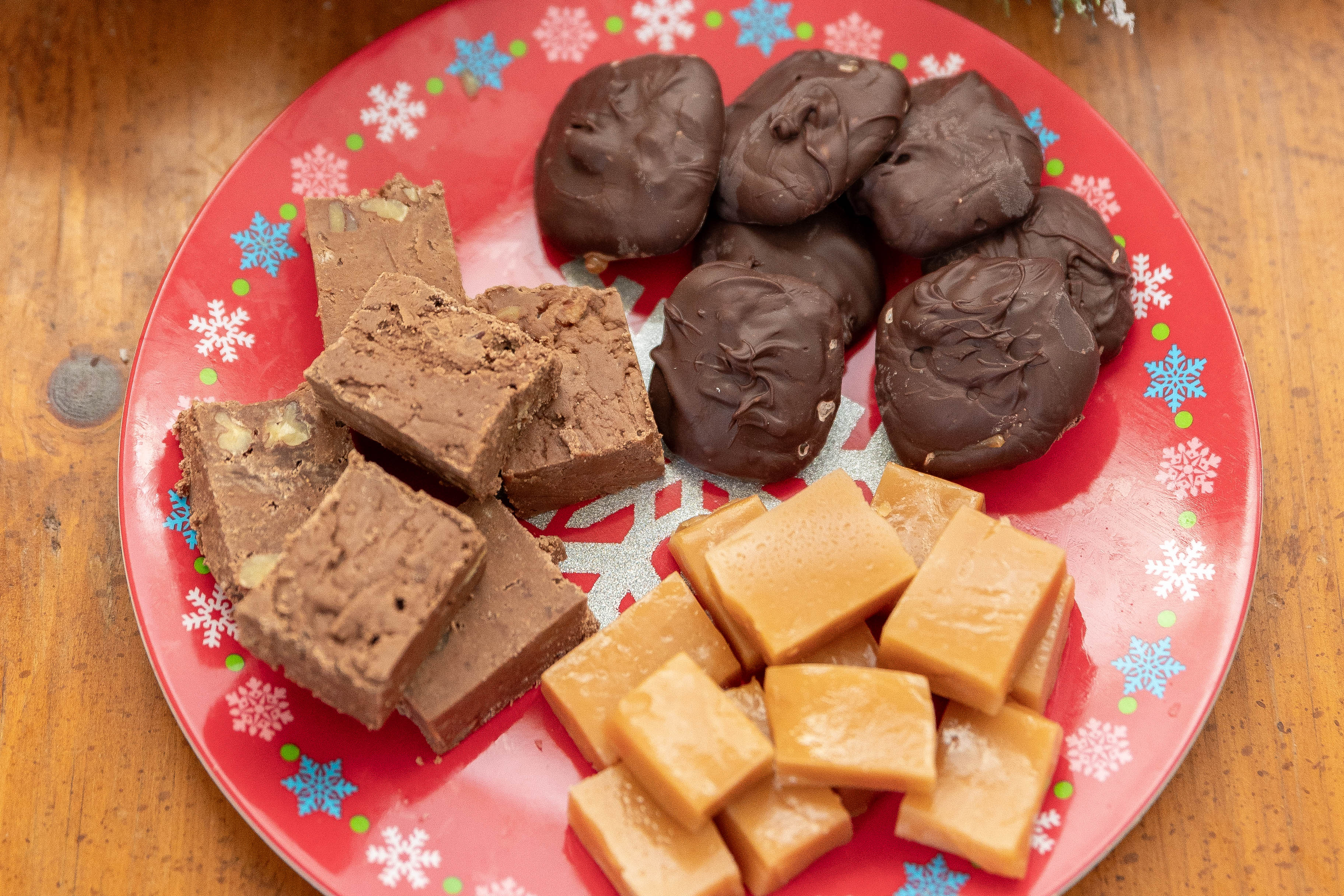 The Best Homemade Christmas Fudge Recipe You'll Ever Try! - Saving Talents
