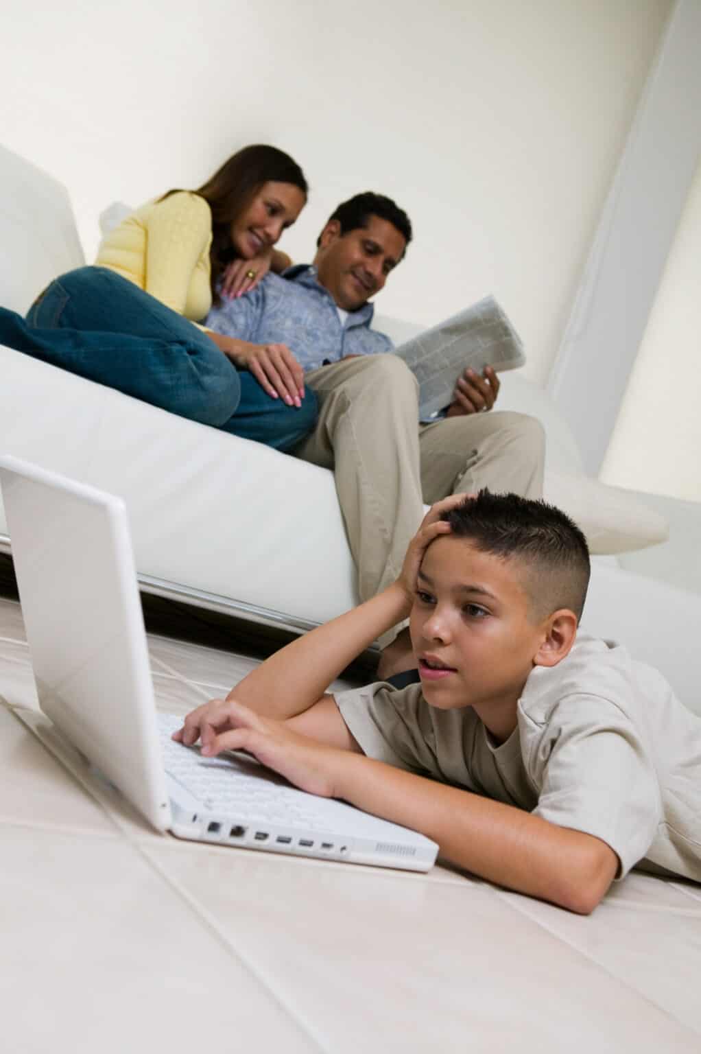 3 Family Internet Safety for Kids Tips to Keep Your Kids Safe - Saving ...