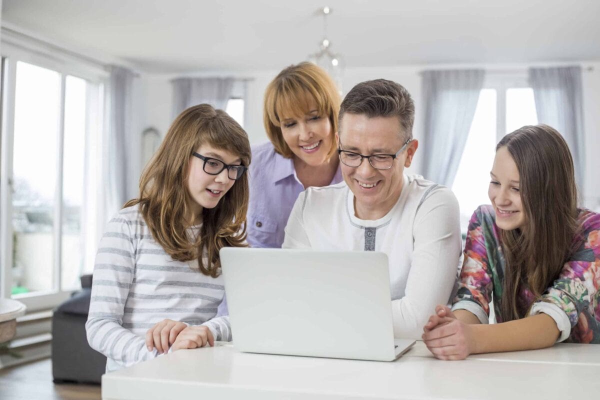 3 Family Internet Safety for Kids Tips to Keep Your Kids Safe - Saving ...